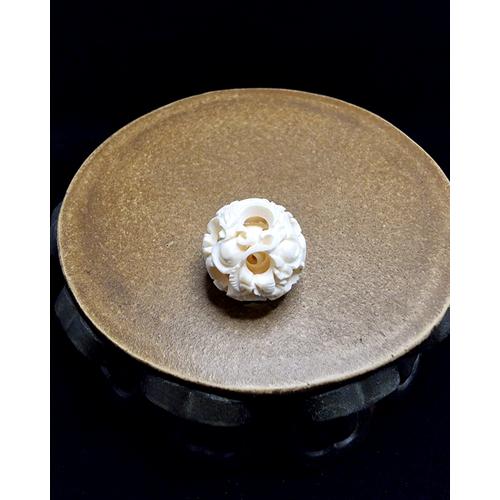 Jual Liontin Gadin Mamut Ukiran Bola 4 Lapis Super Langka 20mm M107 ...