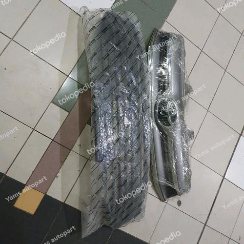 Jual grille radiator atas bawah grill innova reborn original - Tipe G ...