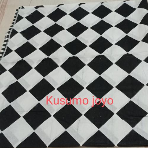 Jual Jarik Bali Kain Poleng Motif Kotak Catur Adat Bali Size 2x1 Meter ...