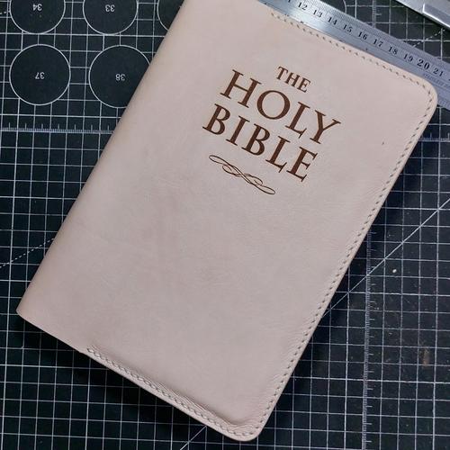 Jual ALKITAB BESAR DENGAN COVER DARI KULIT SAPI ASLI - alkitab katolik ...