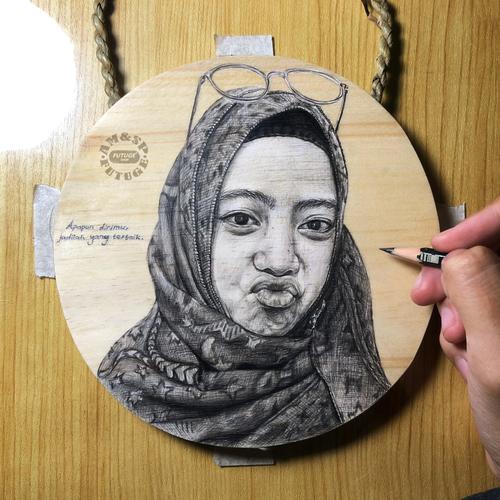 Jual Lukis/Sketsa Wajah Kayu (Hitam-putih) 100% Handmade - 1 Wajah ...