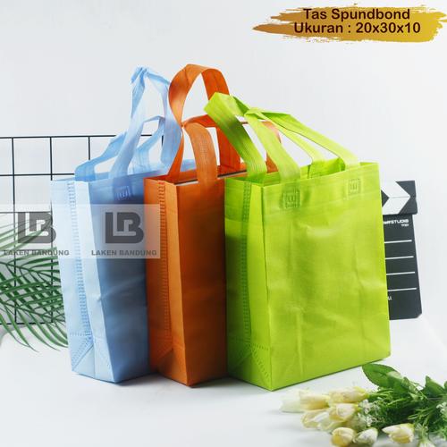 Jual Tas Box Spunbond Goodie Bag Standing Handle Box Press 20x30x10cm ...