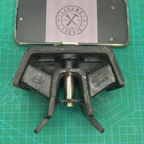Jual Trans mounting dudukan transmisi Toyota Innova bensin - Kab. Ngawi ...