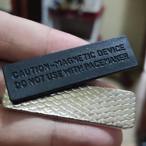 Jual MAGNET NAMA DADA NAME TAG CAUTION PLASTIK DEVICE NAMETAG ORIGINAL ...