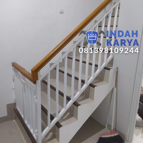 Jual Railling tangga balkon void kombinasi kayu - handrail kayu - Kota ...