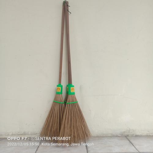 Jual Sapu lidi gagang panjang 2 macan asli, sapu lidi taman halaman ...