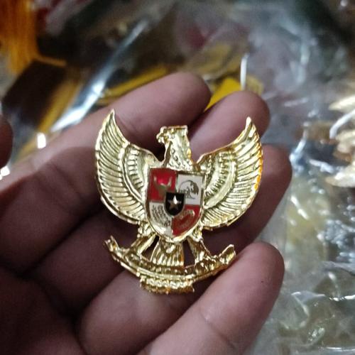 Jual pin garuda pasukan pengibar bendera merah putih,pin garuda ukuran ...