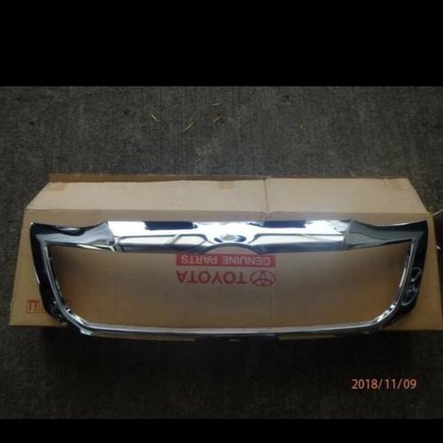 Jual LIS LIST MOULDING GRILLE RADIATOR ORI 53121-0K490 HILUX 2011-2016 ...