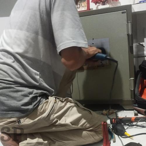 Jual SERVICE BRANKAS LEMARI BESI TAHAN API - BRANKAS 1 - Jakarta Barat ...
