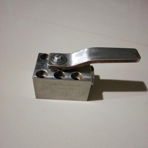 Jual ROETELMANN BALL VALVE 2 WAY BLOCK BODY MANIFOLD DN6 M5 10.9 PN500 ...