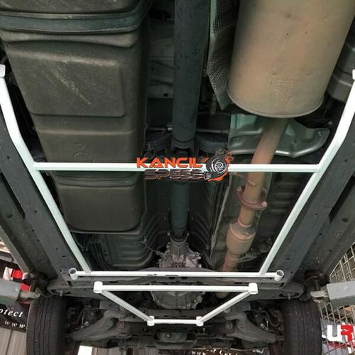 Jual Rear Lower 4point Bar Ultra Racing Innova Reborn Stabiliser ...