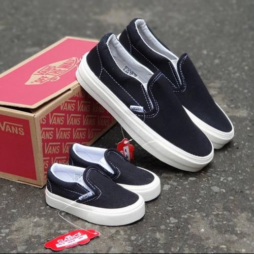 Jual sepatu anak dan dewasa couple vans slip on black white - Couple ...