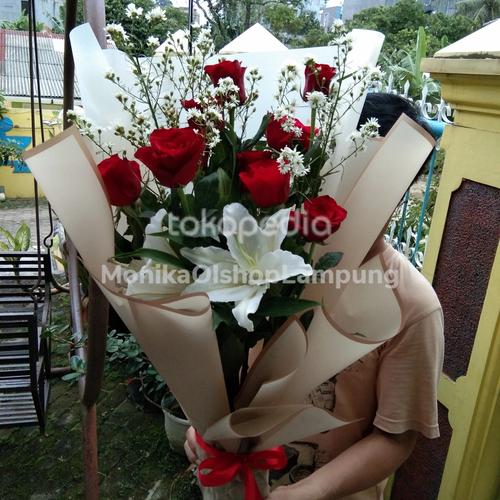 Jual Bouquet/bucket bunga segar Lampung/bunga wisuda/ultah mawar-lily ...