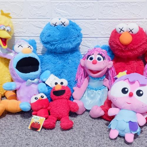 Jual boneka elmo kaws uniqlo sesame street original - Kab. Tegal ...