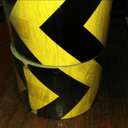 Jual skotlet reflector panah 4"x 45m - stiker arrow kuning hitam bukan ...