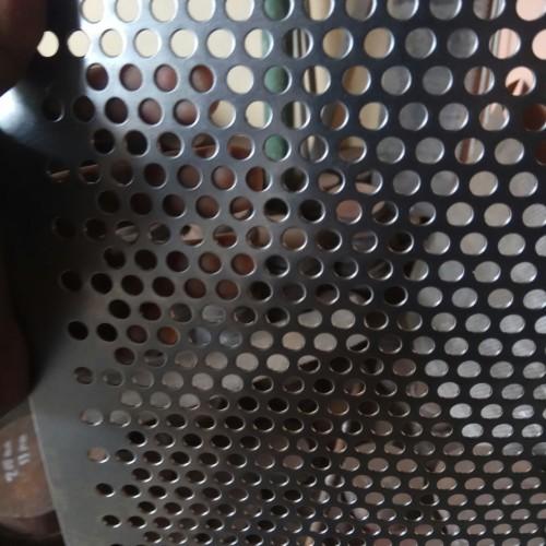 Jual BESI BAJA PLAT PERFORATED LOBANG 120X240X1,2 - Kab. Bogor - Mitra ...