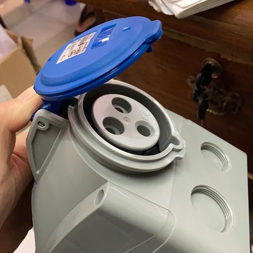 Jual SOCKET LEGRAND 32a 3 kaki FEMALE ORIGINAL - Jakarta Pusat ...