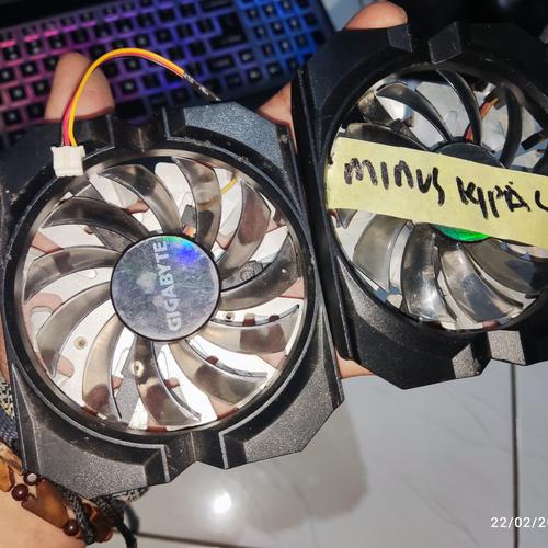 Jual Fan Casing Heatsink Vga Gigabyte 3pin 85mm Universal - Fan/kipas ...