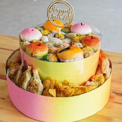 Jual Paket Hadiah Ultah / Birthday Gift Set Mix Dimsum Tower Halal ...
