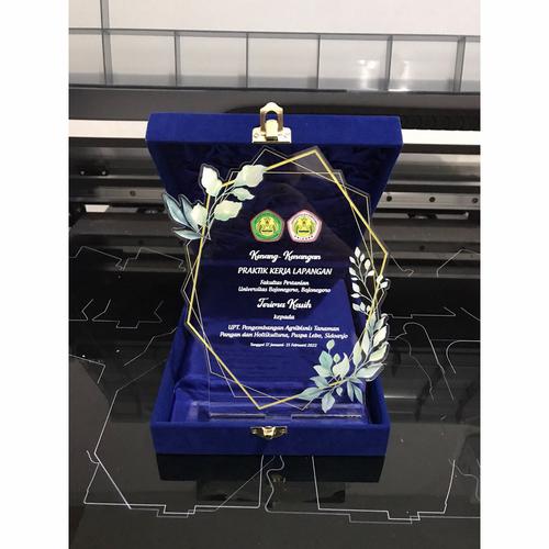 Jual Plakat Akrilik Kenang Kenangan Hadiah Custom ( Sehari Selesai ) 10 ...
