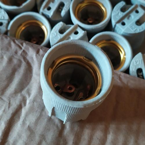 Jual Fitting Keramik E27 Fitting Porselen E27 Fitting Jambu E27 - Kab ...