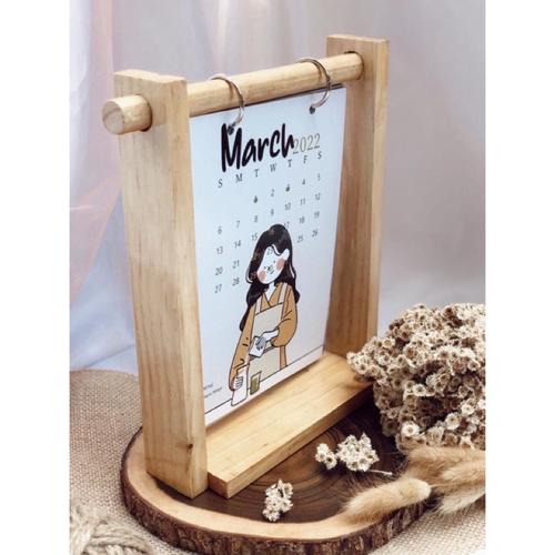 Jual Stand kayu Kalender Meja Aesthetic 2022 model gantung kalender ...