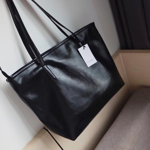 Promo Tote Bag Wanita Kulit Laura - TGIF Project - Hitam - Kota ...