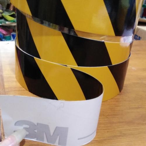 Jual 3m stiker reflective 1"× 45 M-scotchlite 3M 610-kuning hitam ...