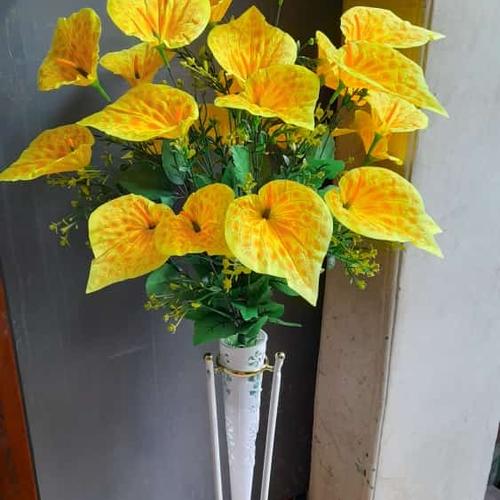 Jual BUNGA POJOK RUANGAN ARON PANDA K24+POT STANDING KERUCUT - Putih ...