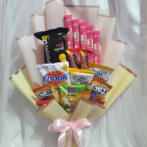 Jual Bouquet/Buket Snack Ready murah wisuda, Semprotulation, birthday ...