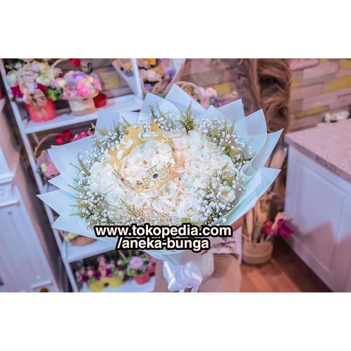 Jual Buket Mahkota Raja Bunga Mawar Putih White Rose Crown Bouquet ...