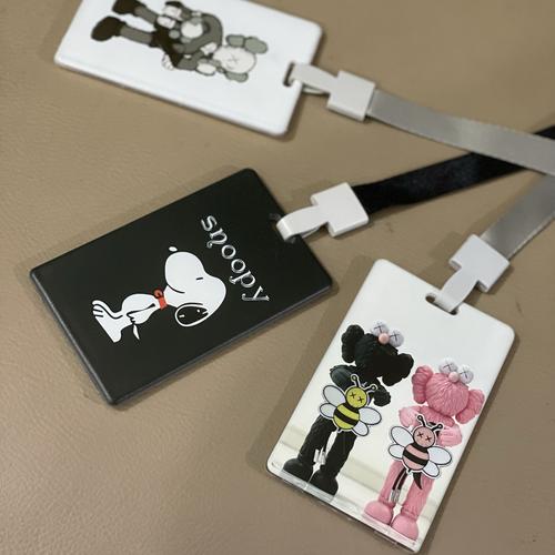 Jual One Set Casing ID Card edisi Kaws Karakter - Hitam - Jakarta Barat ...
