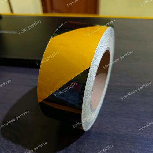 Jual Stiker yellow black - Reflective tape kuning hitam - Barikade lem ...