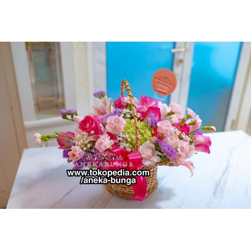 Jual Rangkaian Keranjang Bunga Mawar Asli Basket Fresh Flower Rotan ...