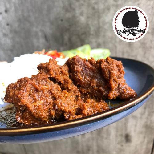 Promo Rendang Daging Sapi Pedas Minang Padang Merek Jajanan Eyang ...
