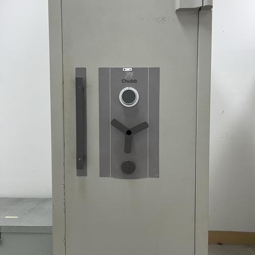 Jual Brangkas Chubb Guardian Mark 3 size 3Grade 2 QC Passed Singapoer ...