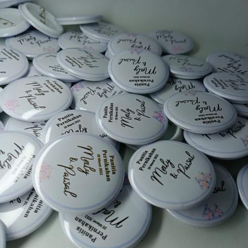 Jual Gantungan Kunci dan Pin Custom / Pin Ganci Ukuran 4,4 - PIN 4,4 ...