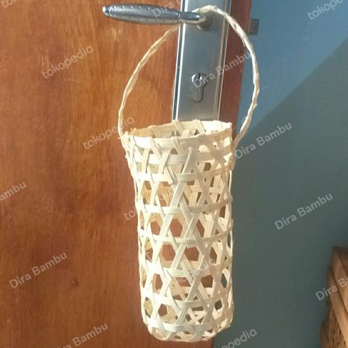 Jual TAS ANYAMAN BAMBU TEMPAT BOTOL D.9cm - Jakarta Pusat - Dira Bambu ...