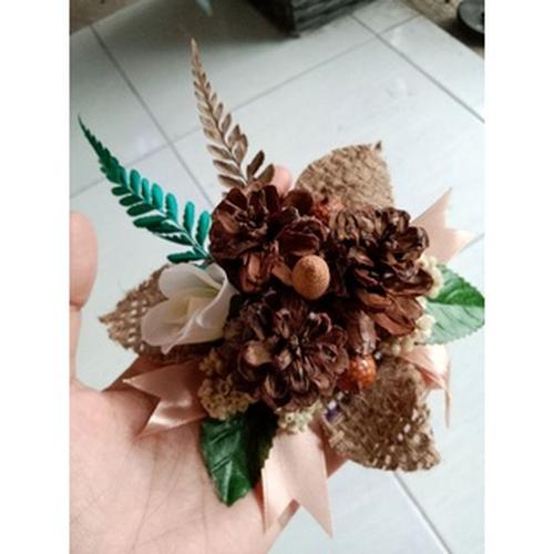Jual rangkaian bunga rustic/ hiasan hantaran/ aplikasi bunga pinus ...