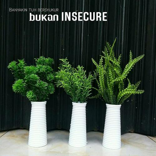 Jual SET BUNGA PLASTIK RUMPUT DAUN DENGAN POT MELAMIN PUTIH ULIR - A ...