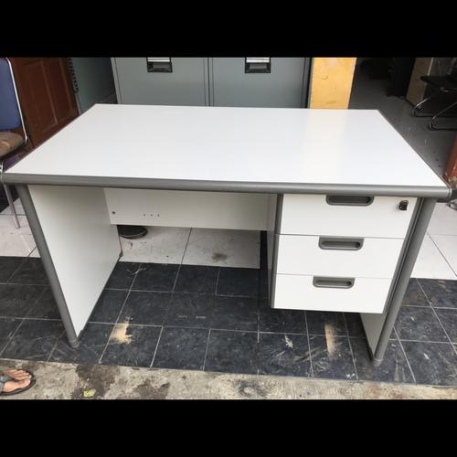 Jual Meja Kantor / meja kerja merek highpoint 120cm + Laci gantung ...