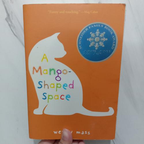 Jual A MANGO SHAPED SPACE oleh. WENDY MASS - Jakarta Timur - Yohana ...