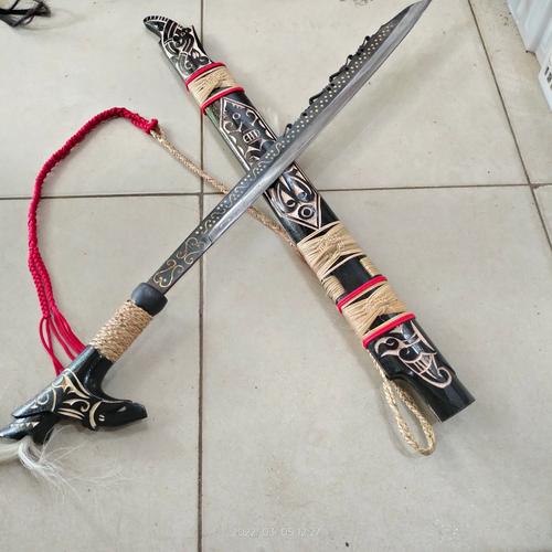 Jual mandau senjata khas dayak. mandau suku dayak. mandau dayak 80cm ...