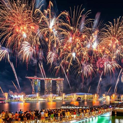 Jual KEMBANG API ROMAN CANDLE 8 SHOOT AIR MANCUR MERCON 8080 FIREWORKS ...