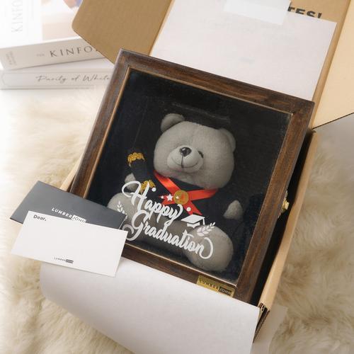 Jual Kado Wisuda Box Kayu - Buíoch - Teddy Bear (Black Forest) - Putih ...