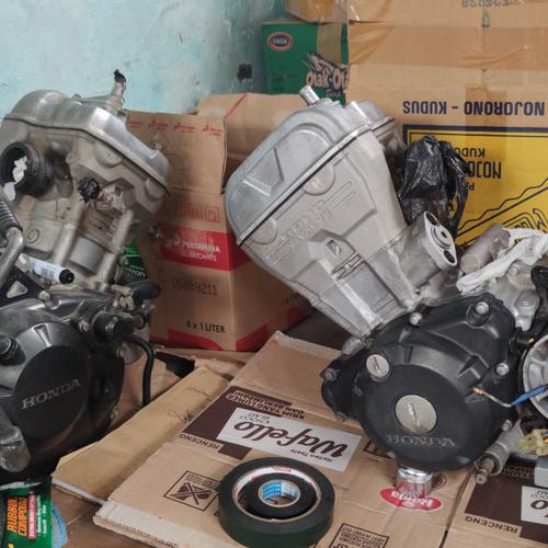 Jual mesin cb 150 r 2014 | Engine cb150r old k15 | Mesin cb150r old ...
