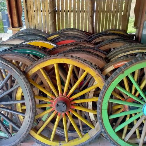 Jual Roda Dokar Kuno jati asli, roda buatan jati Murah Meriah ...