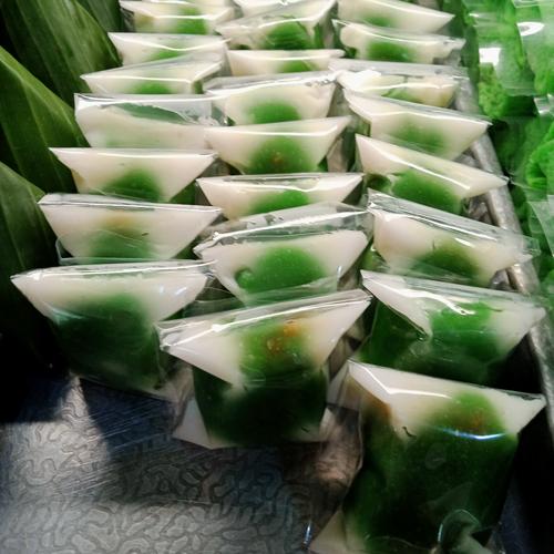 Jual bugis - kue basah - jajajan pasar - kue tradisional - bugis daun ...