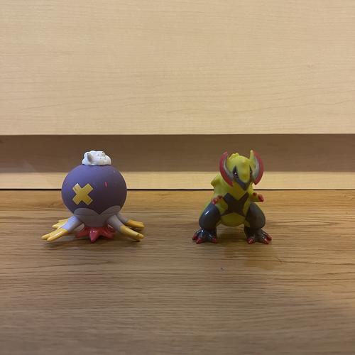 Jual Pokemon Vinyl Bandai Action Figure - Drifblim & Haxorus - Drifblim ...