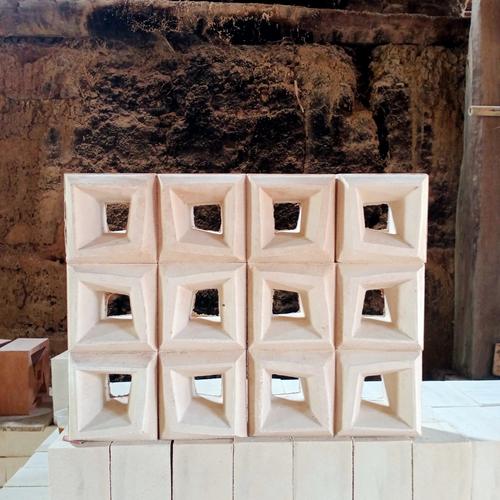 Jual roster beton putih kotak miring kecil - Putih, 15x15x10cm - Kab ...